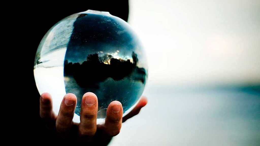 10 strange ways to read your fortune - Cosmoinsight